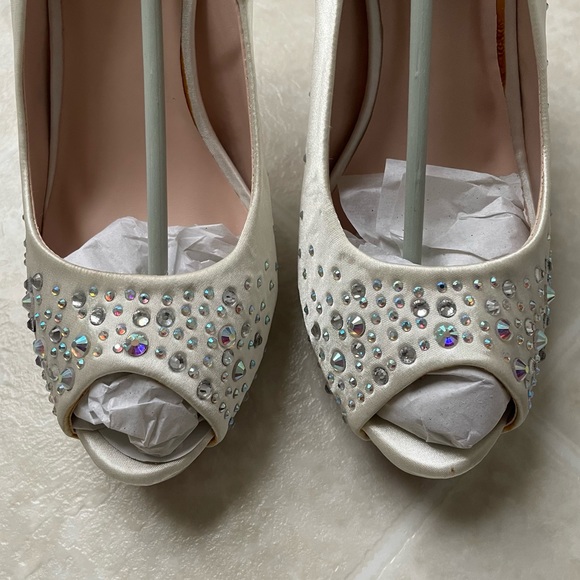 Lauren Lorraine | Shoes | Nib Lauren Lorraine Eden Peep Toe Pump | Poshmark